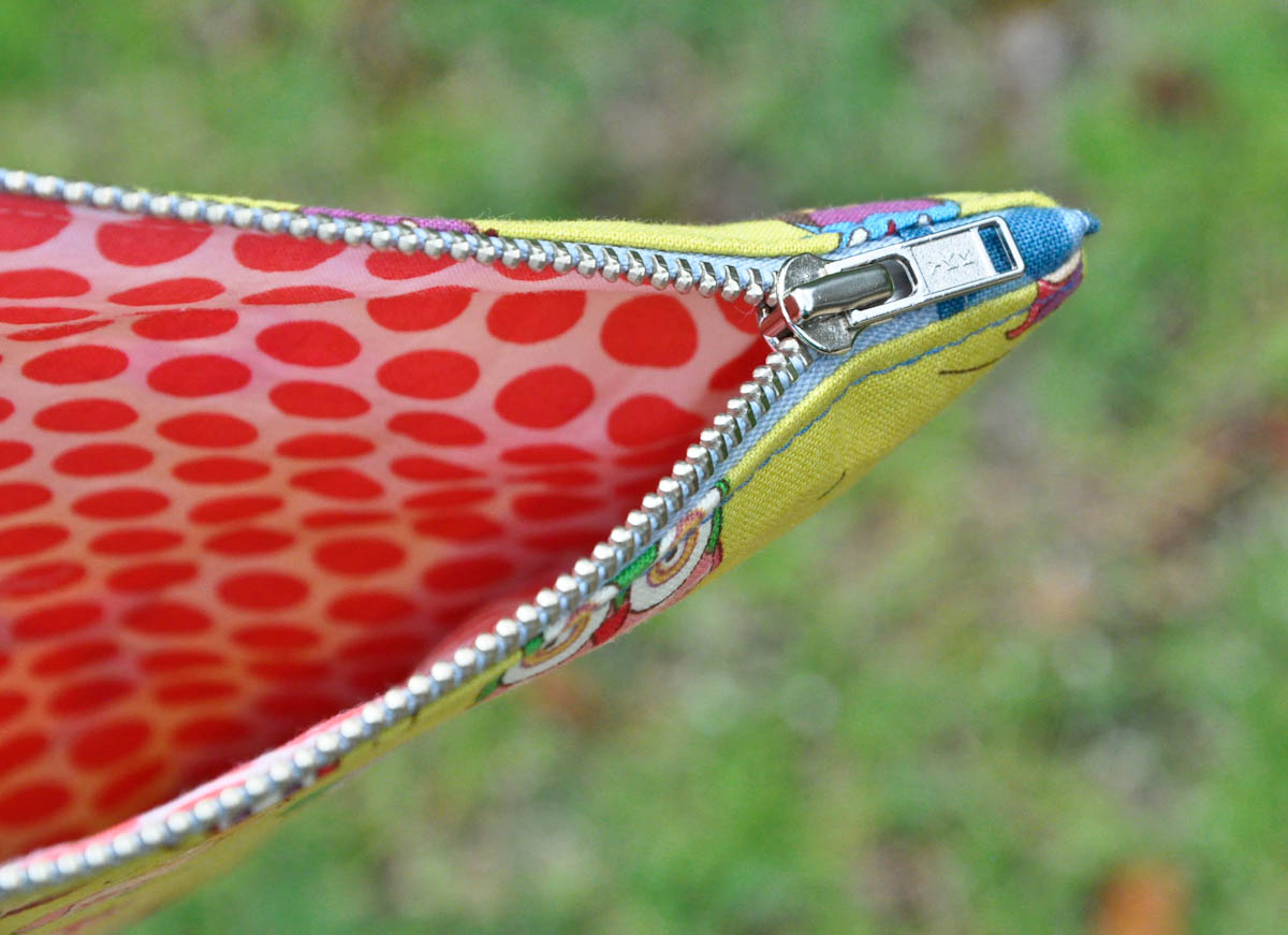 Zipper Pouch with Tabs Tutorial - telafante
